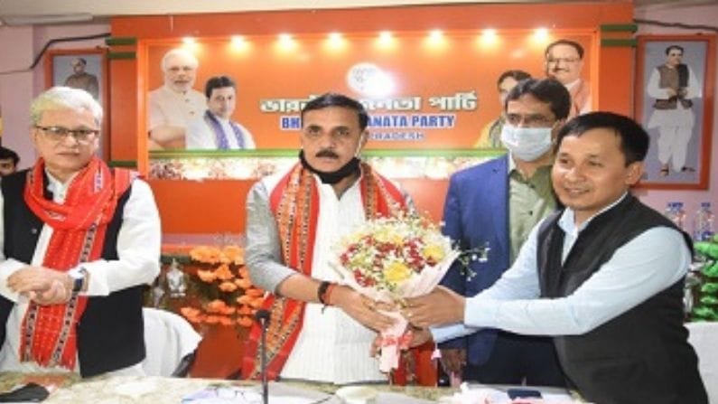 ভোটের আগেই বিক্ষুব্ধদের মন গলাতে রাজ্যে হাজির বিজেপি শীর্ষনেতৃত্ব ...