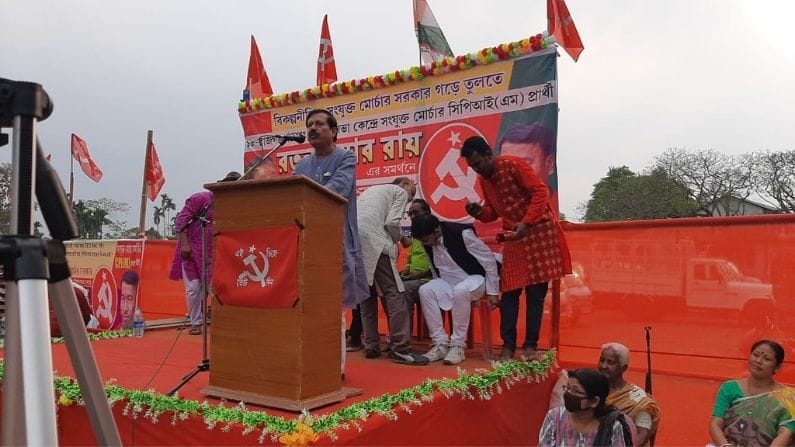 টাকা খরচ করে খালি হেলিকপ্টারে চড়ে ঘুরেই বেড়াচ্ছেন ওঁরা, কাজ কিছুই ...