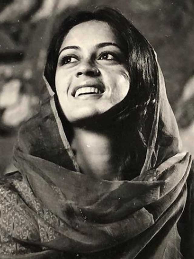 ডাউন মেমরি লেনে নাফিসা আলি… – TV9Bangla | Old Photos Of Nafisa Ali ...