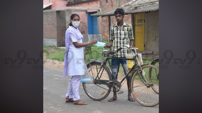 'কন্যাশ্রীর' হাতে কন্যাশ্রী সম্মান! সরকারি টাকায় মাস্ক বিলি, ইন্দাসের ...