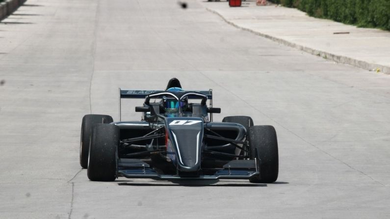 FORMULA 4 INDIAN CHAMPIONSHIP : বিরিয়ানির শহর দাপাল ফর্মুলা ফোর ...