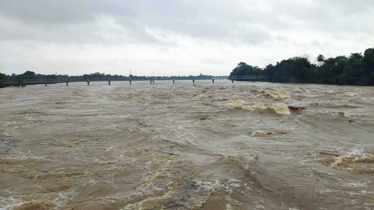 West Bengal Flood: পশ্চিমে বেনজির বৃষ্টিতে ভাটির জেলায় '৭৮-এর ...