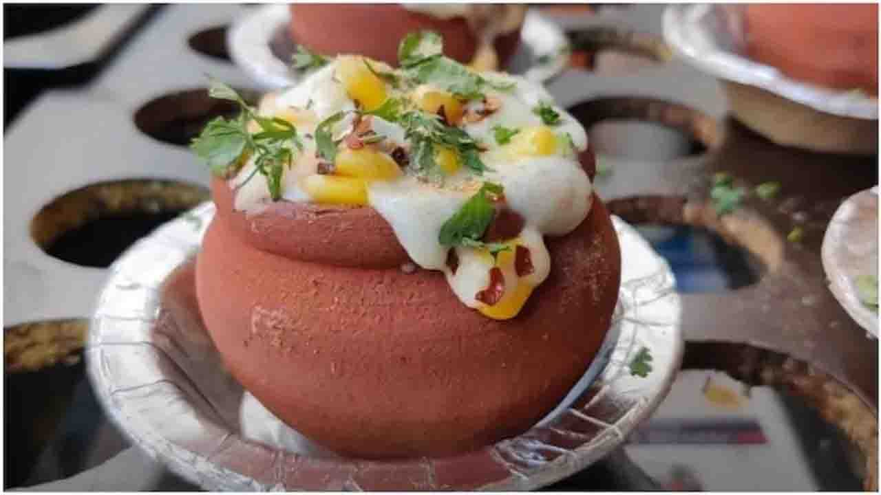 Viral Video: সুরাটে রমরমিয়ে বিক্রি হচ্ছে মাটির ভাঁড়ে পিজ্জা! দেখুন ...