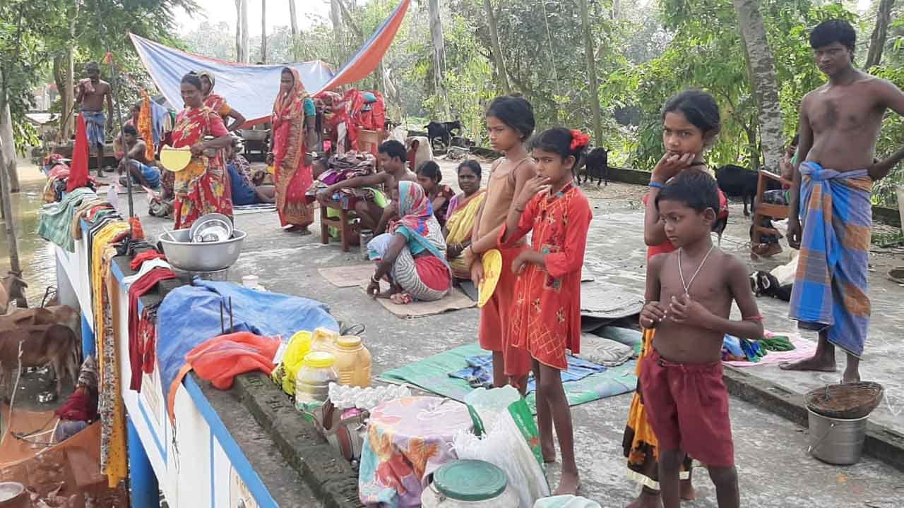 Khanakul Flood Situation: রূপনারায়ণের ভাঙা বাঁধ দিয়ে এখনও হু হু করে ...