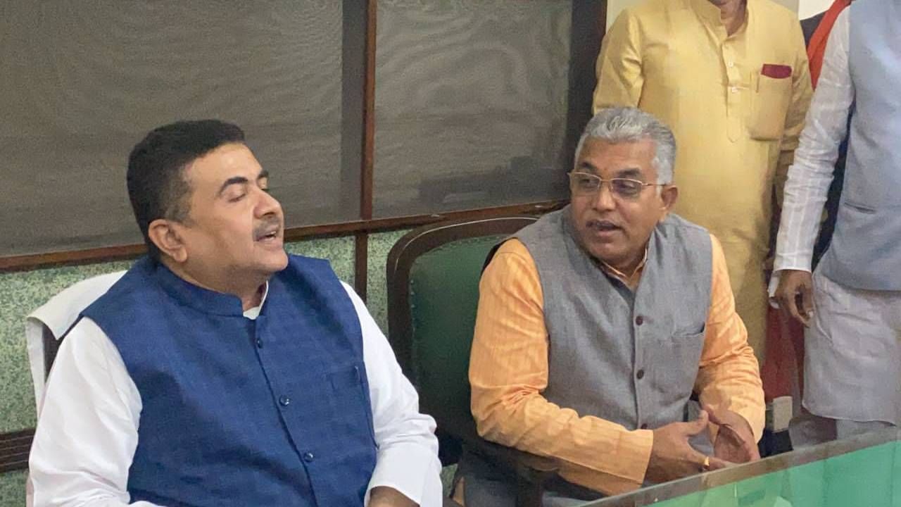 Suvendu Adhikari and Dilip Ghosh: শুভেন্দুকে ঠেলে চেয়ারে বসিয়ে দিলীপ বললেন, 'ওইটাই তো বিরোধী ...