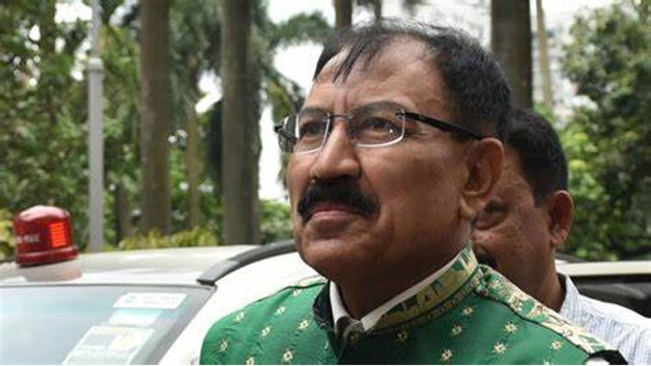 Prasun Banerjee: 'শেষ তিন বছর হাওড়ায় কাজই হয়নি!' রথীনকে 'অযোগ্য ...