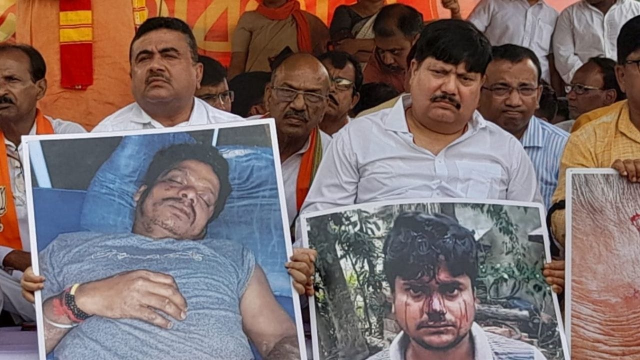 Arjun Singh : বিজেপির অনশন অবস্থানে শুভেন্দুর পাশে অর্জুন, 'মন' গলেছে ...