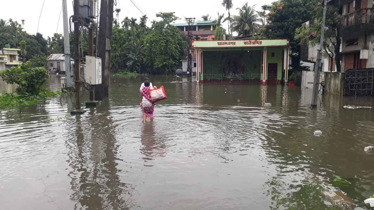 Alipurduar Flood Situation: উত্তরবঙ্গের একাধিক জেলায় হলুদ সতর্কতা জারি ...