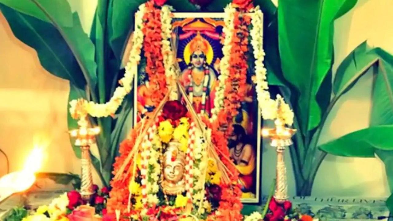 Thursday Puja: বৃহস্পতি দুর্বল? সপ্তাহের এইদিন পুজো করুন কলা গাছ ...