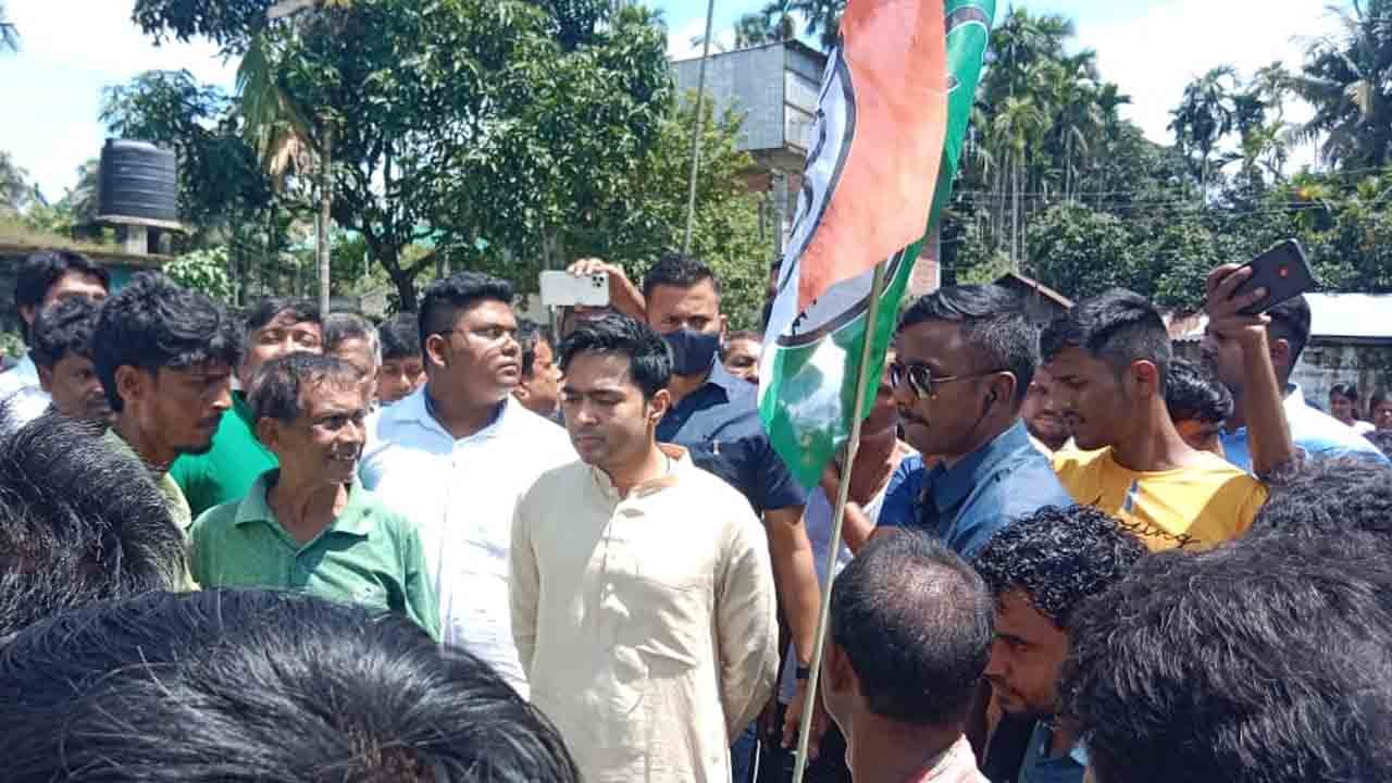 Abhishek Banerjee at Dhupguri: হাটের অবস্থা এত খারাপ কেন? মাঝপথে নেমে ...