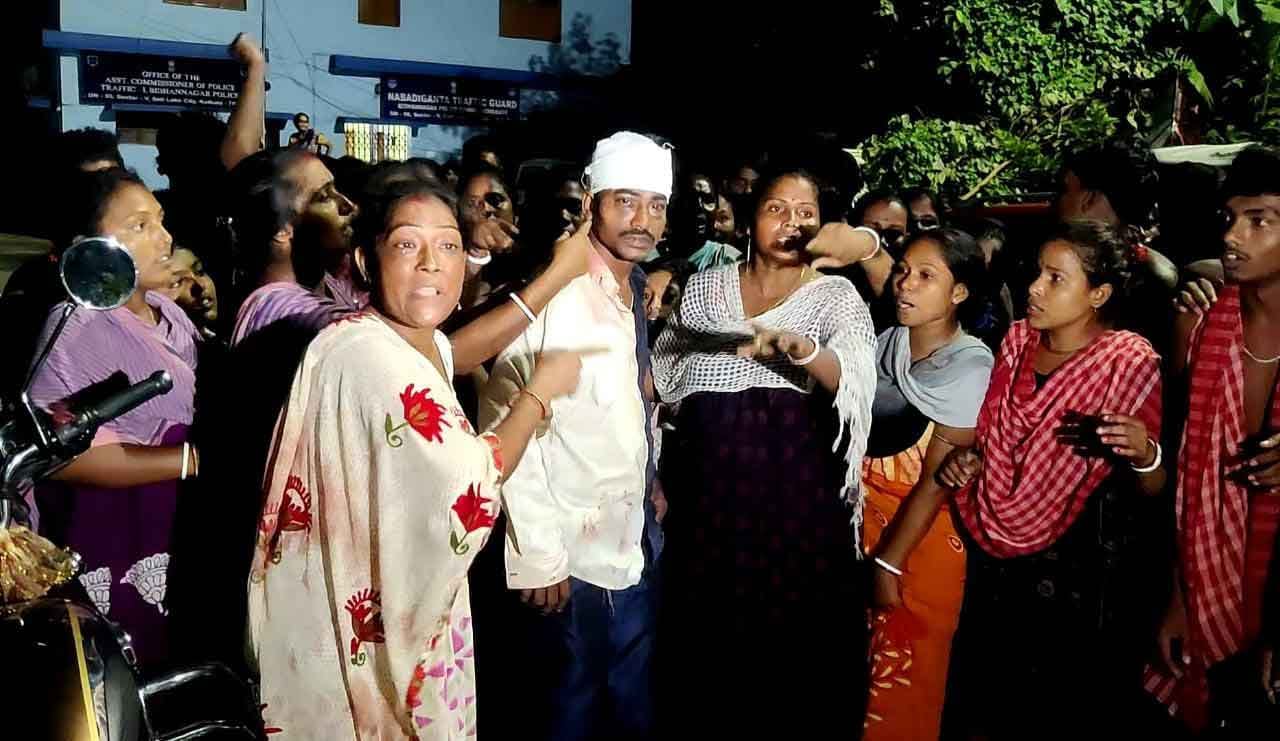 Newtown TMC Clash: একুশের সভায় না যাওয়ার পাড়ায় ঢুকে তাণ্ডব, 'মারধর', নিউটাউনে উত্তেজনা ...