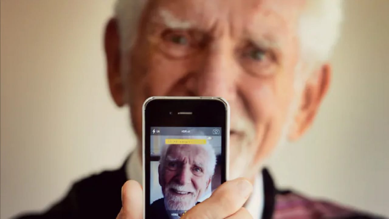 Mobile Phone Inventor: সারাদিন ফোনে খুটখুট? মোবাইল আবিষ্কারকের বিশেষ ...