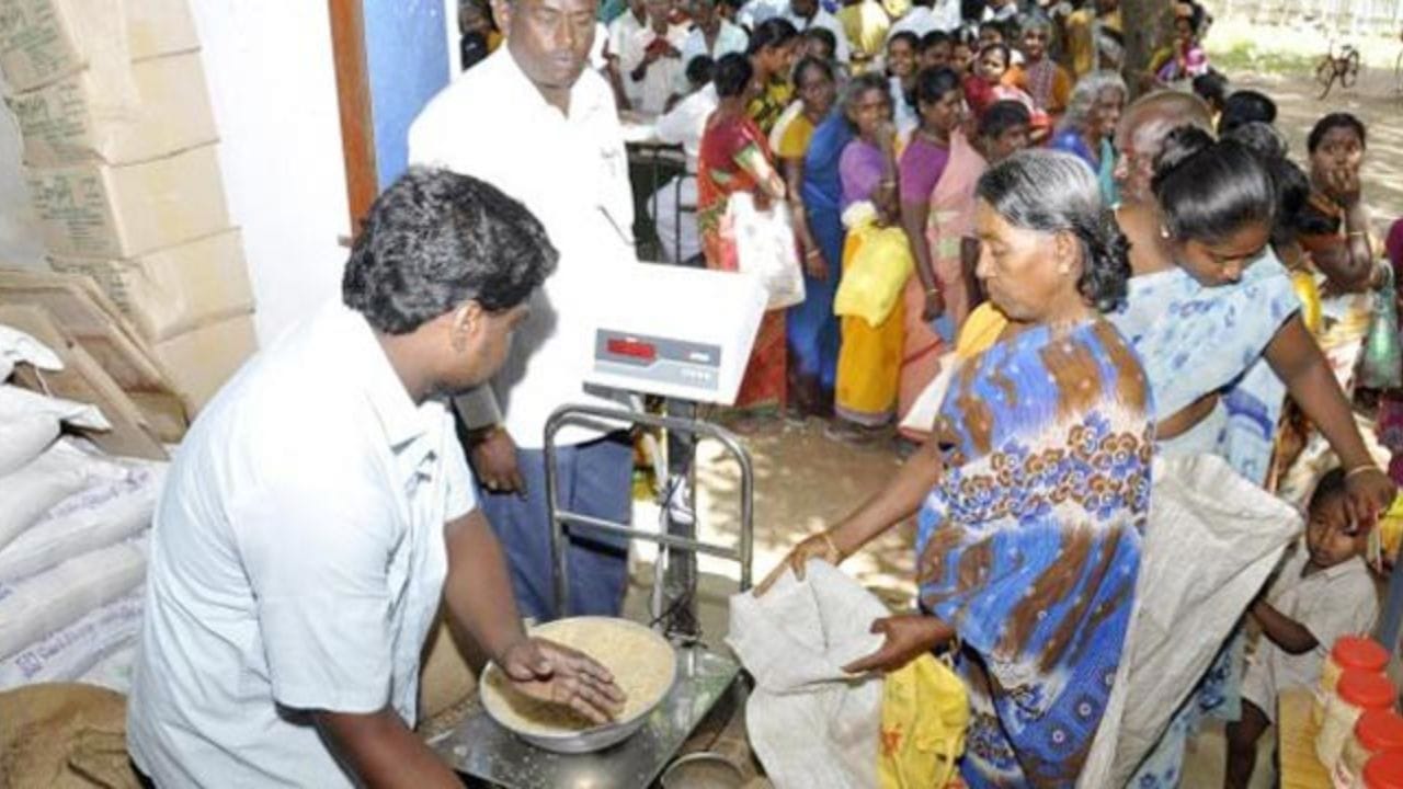 Ration Dealer: রেশন দোকানের ডিলার হওয়ার সুযোগ, জেনে নিন বিস্তারিত ...