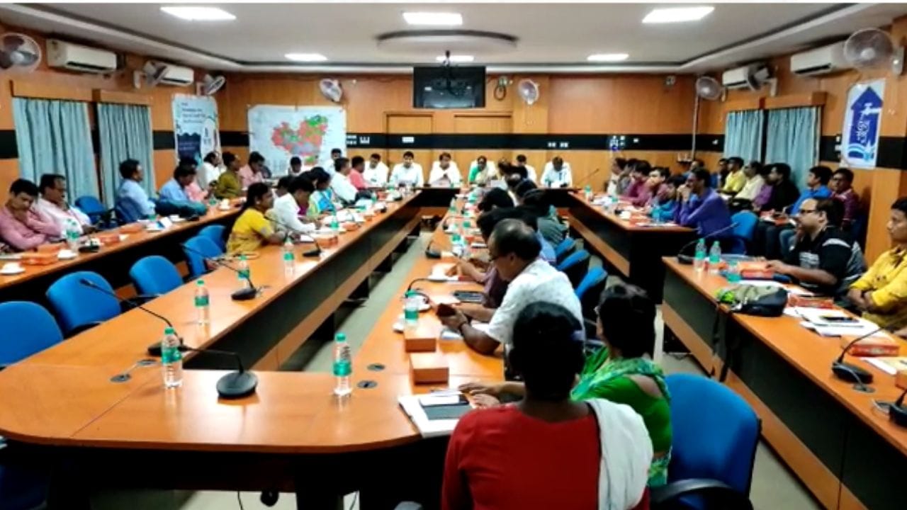 Purulia: কষ্টের দিন শেষ হতে চলেছে রাঢ়বঙ্গে, পুরুলিয়ার বাড়ি-বাড়ি ...