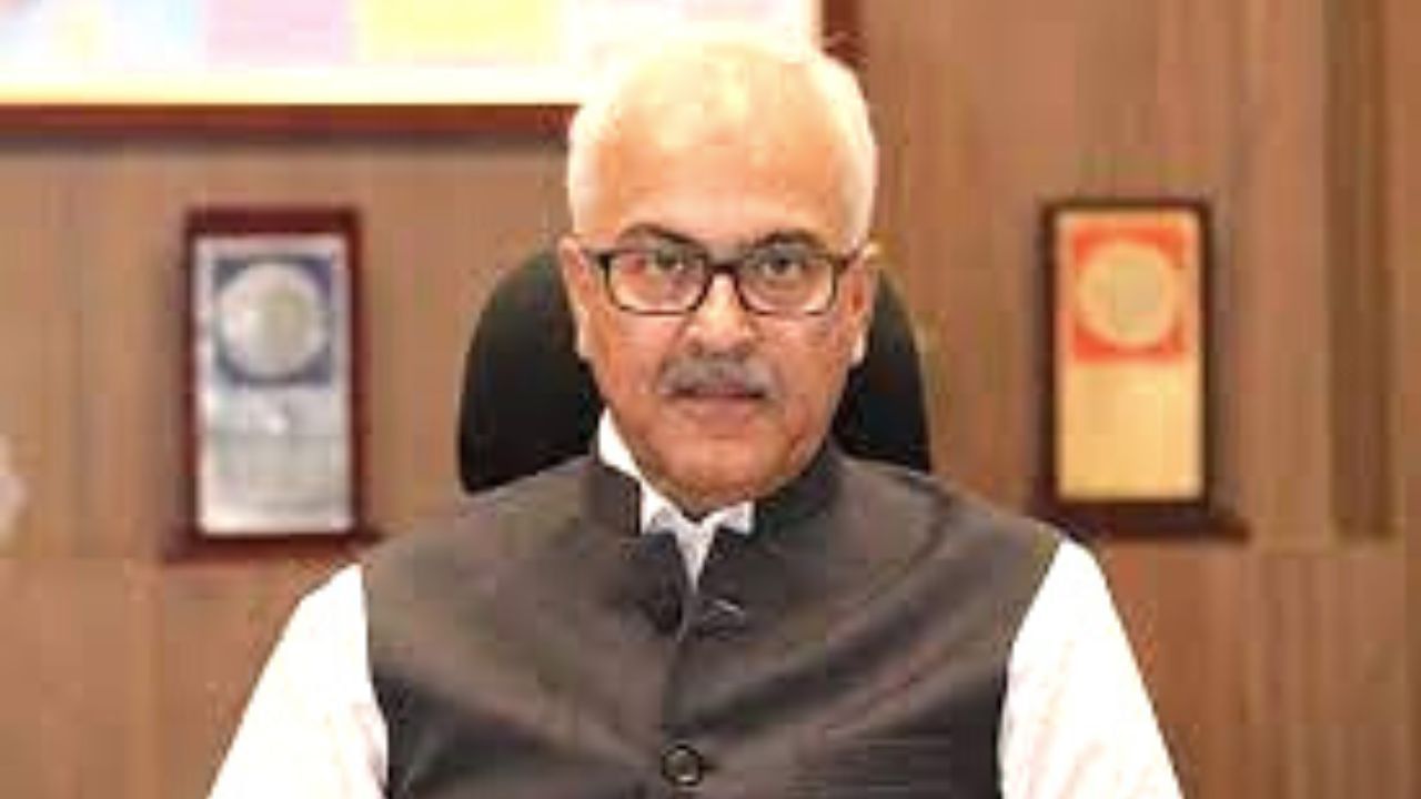 Ajay Kumar Bhalla: কেন্দ্রীয় স্বরাষ্ট্র সচিব পদে আরও এক বছর মেয়াদ ...