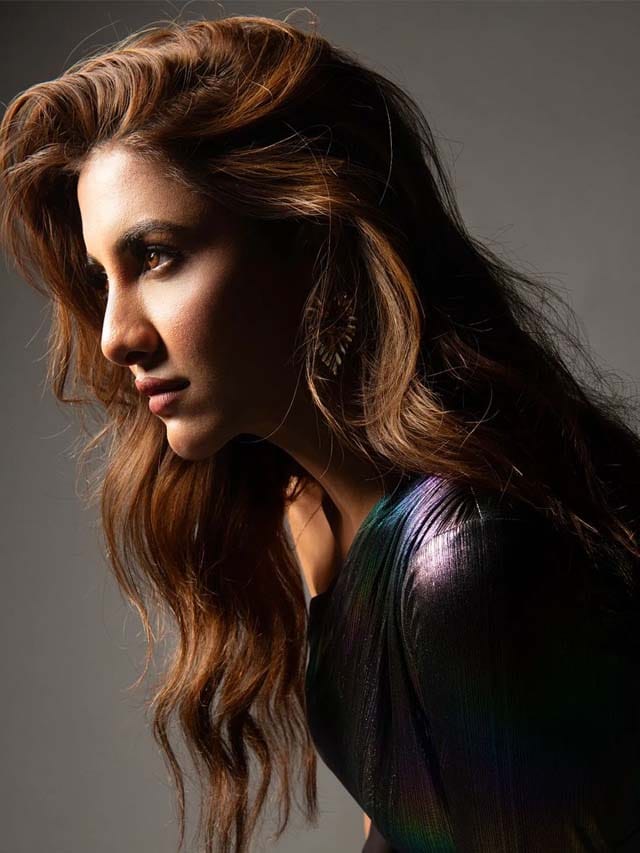 রুক্মিণী মৈত্র নতুন ফটোশুট কীসের আবহ তৈরি করছে, জানিয়েছেন নটী বিনোদিনী ...