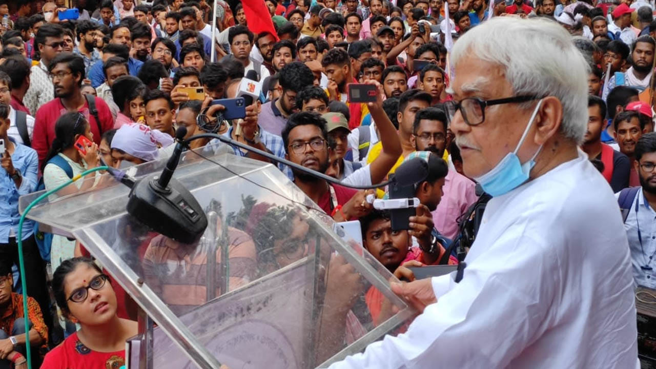 Biman Basu: ‘বামফ্রন্টের আমলে চিরকুটে চাকরি হয়নি’, সিদ্ধার্থশঙ্করকে ...