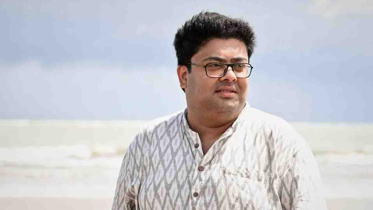 Ambarish Bhattacharya: ডায়ে-বাঁয়ে দুই কিংবদন্তি, ১৯৮৩ এবং ২০১১-র মাঝে সেতুবন্ধন অম্বরীশের ...