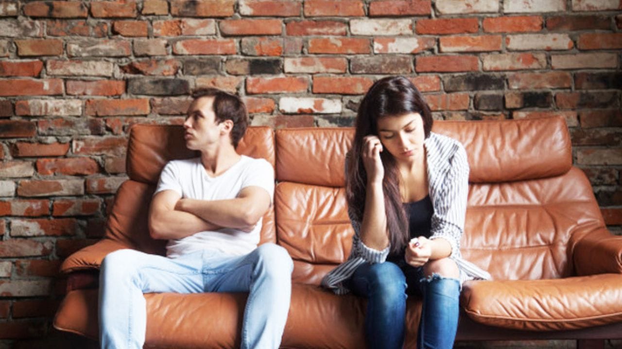 Astro Tips for Thursday: বিবাহিত জীবনে সুখ আনতে ও আর্থিক কষ্ট দূর করার সেরা দিন আজ! প্রতিকারগুলি ...