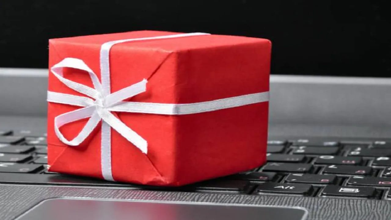 Amazon Sale: বাজেট ₹2,500? দীপাবলিতে প্রিয়জনকে উপহার দিতে পারেন এই 5 ...