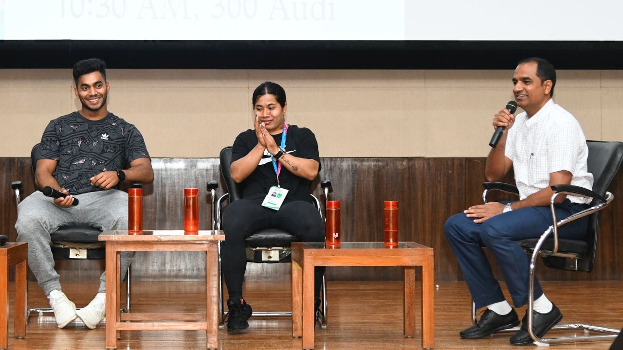 Achinta Sheuli-Bindiya Rani Devi: আইআইটি পড়ুয়াদের সঙ্গে সাক্ষা ...