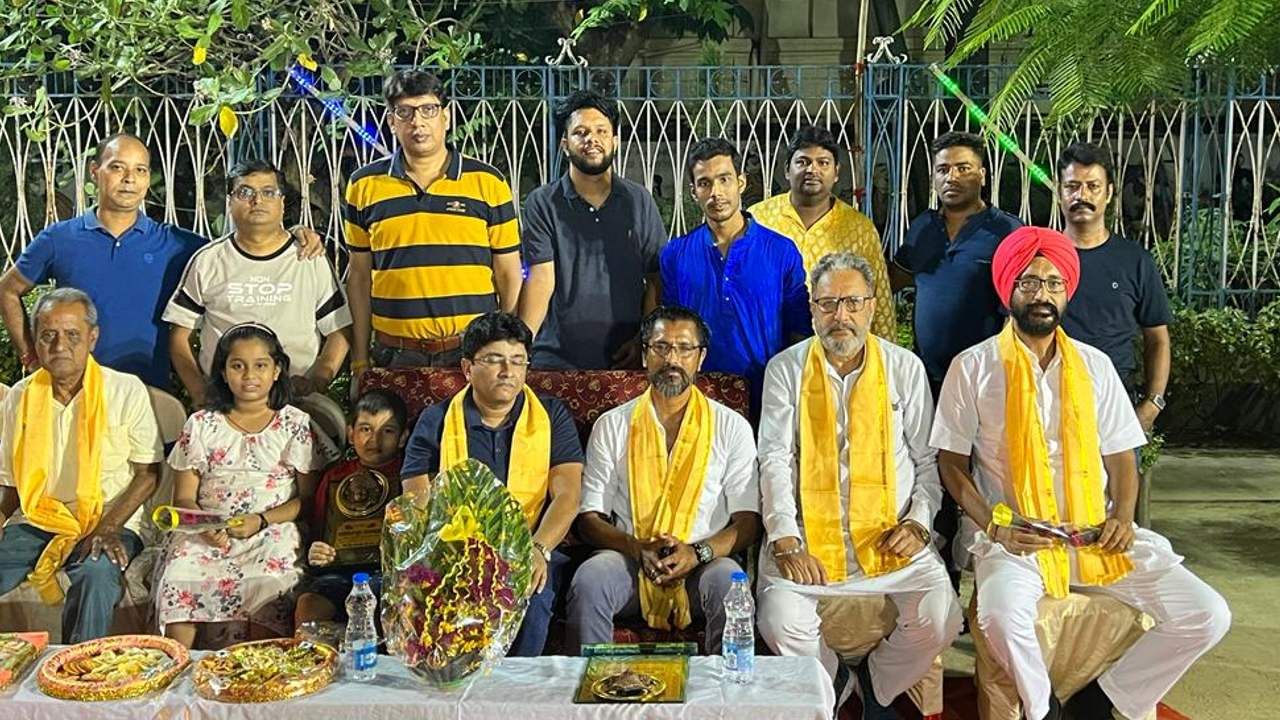 Anit Ghosh: মোমিনপুরের পুজো উদ্বোধনে ময়দানের প্রাক্তনী অনীত - Bengali ...