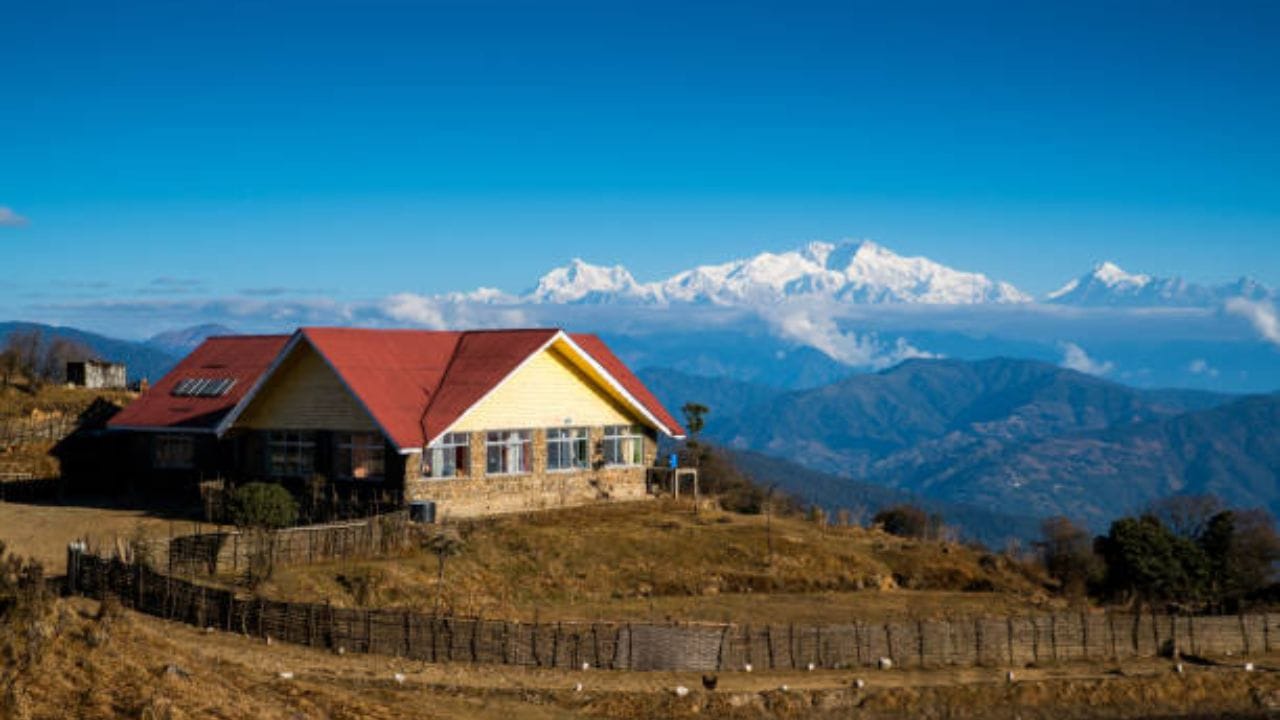 Sandankphu: এবার সরকারি আবাসে রাত কাটান টংলুতে, দেখা মিলবে শ্বেতশুভ্র ...