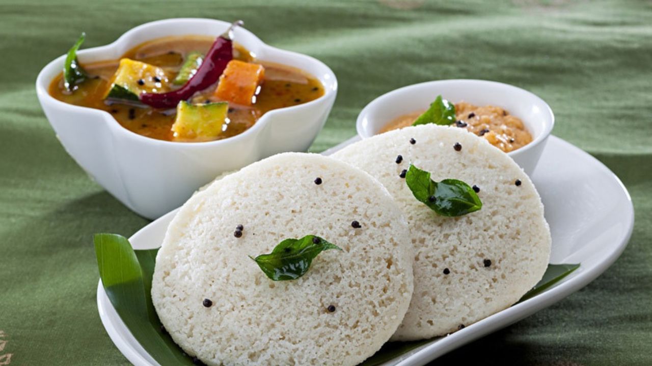 ‘Idli ATM’: ভেন্ডিং মেশিনে টাকার বদলে বেরিয়ে আসছে সুস্বাদু গরমাগরম ...