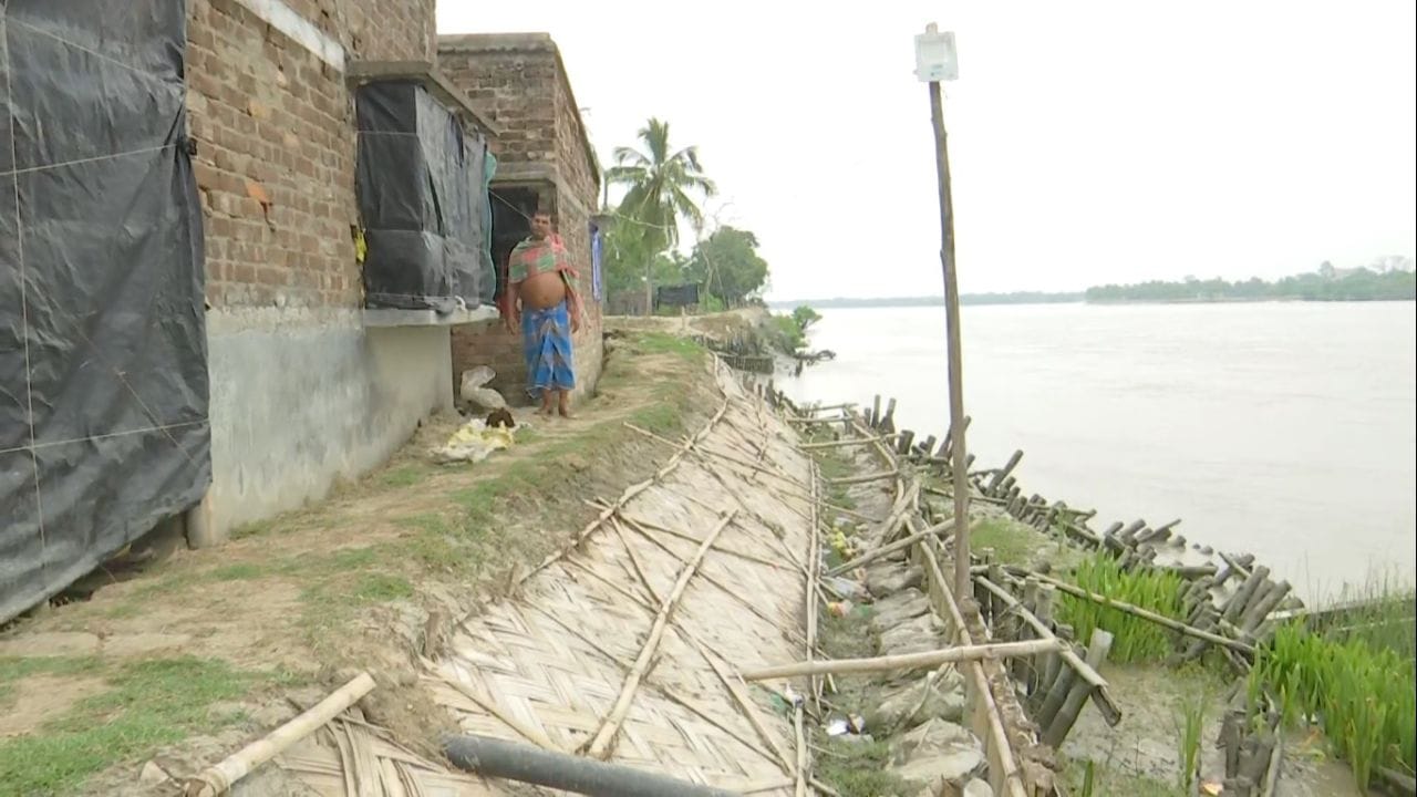 Hingalganj River Embankment: শুধু সিত্রাং নয়, নদীবাঁধ ধুয়ে সাফ হয়ে ...