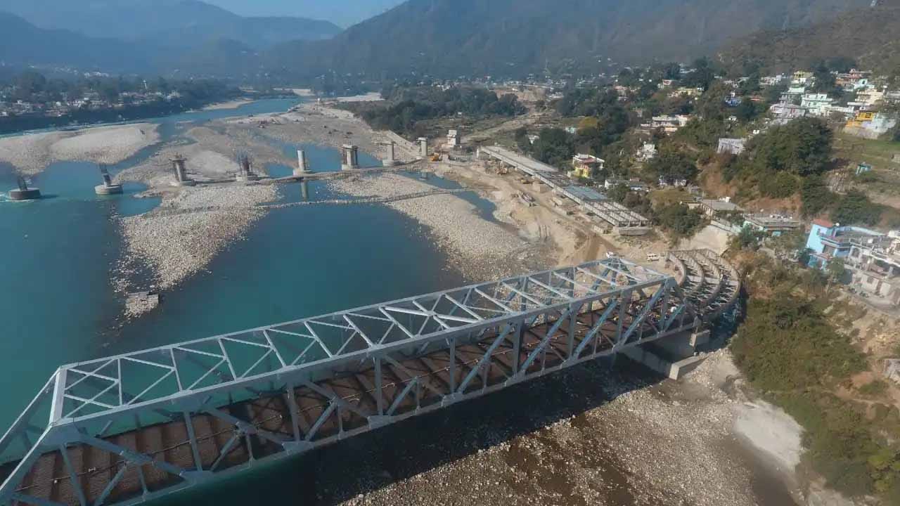 Char Dham Rail Project: ১৭ টি টানেল, ১৮ টি সেতু, কীভাবে চারধামের পথে ...