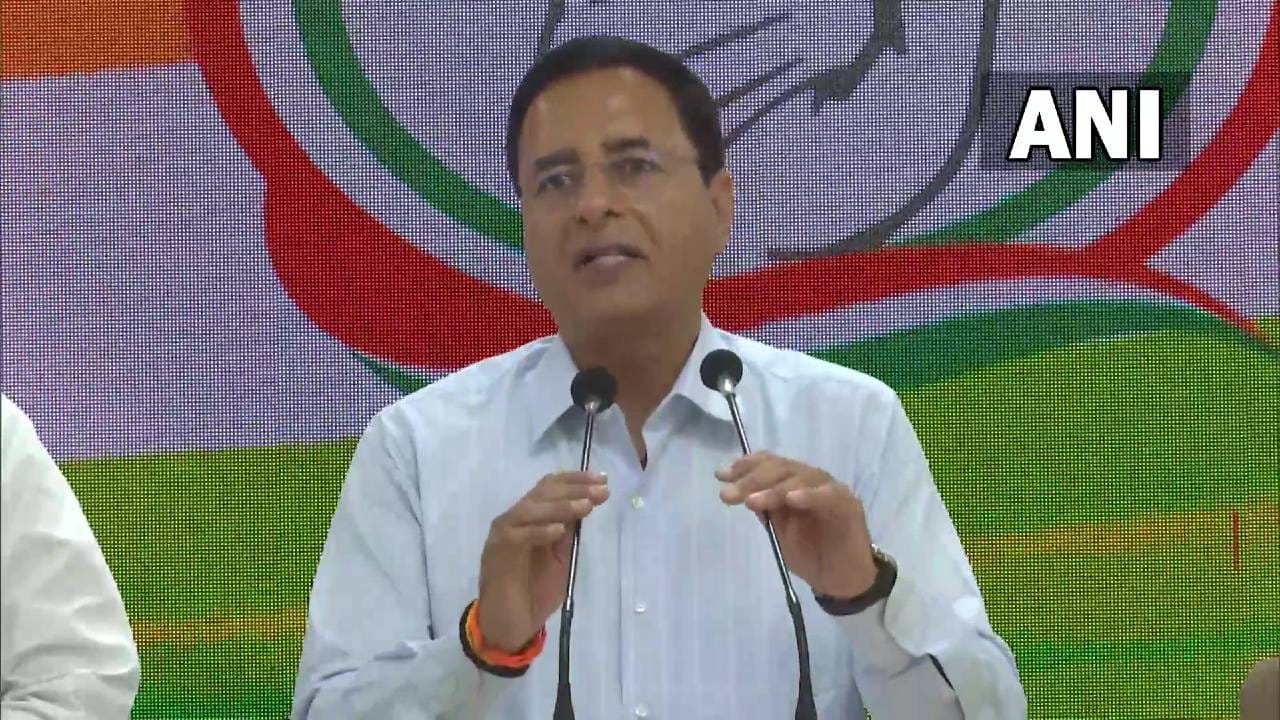 Randeep Surjewala: '৭০,০০০ চাকরি উটের মুখে জিরা,'রোজগার মেলায় ৭৫ ...