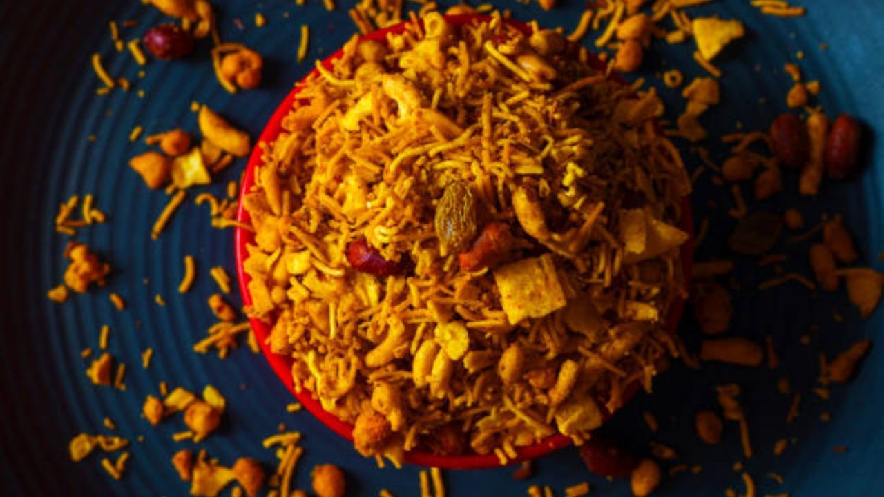 ঝাল-মিষ্টি চানাচুর বানিয়ে নিন বাড়িতেই – TV9Bangla