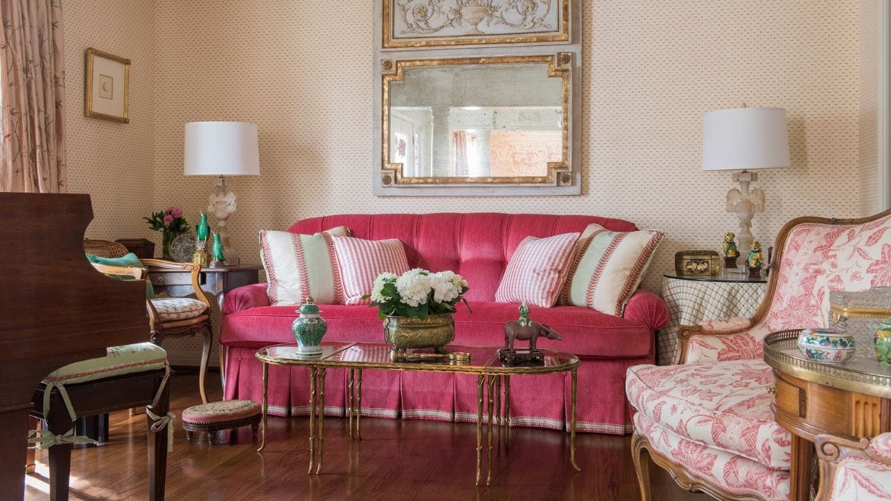 Vastu Shastra: দাম্পত্য জীবনে সুখ আনতে ঘরের মধ্যে সোফার অবস্থান পাল্টান ...