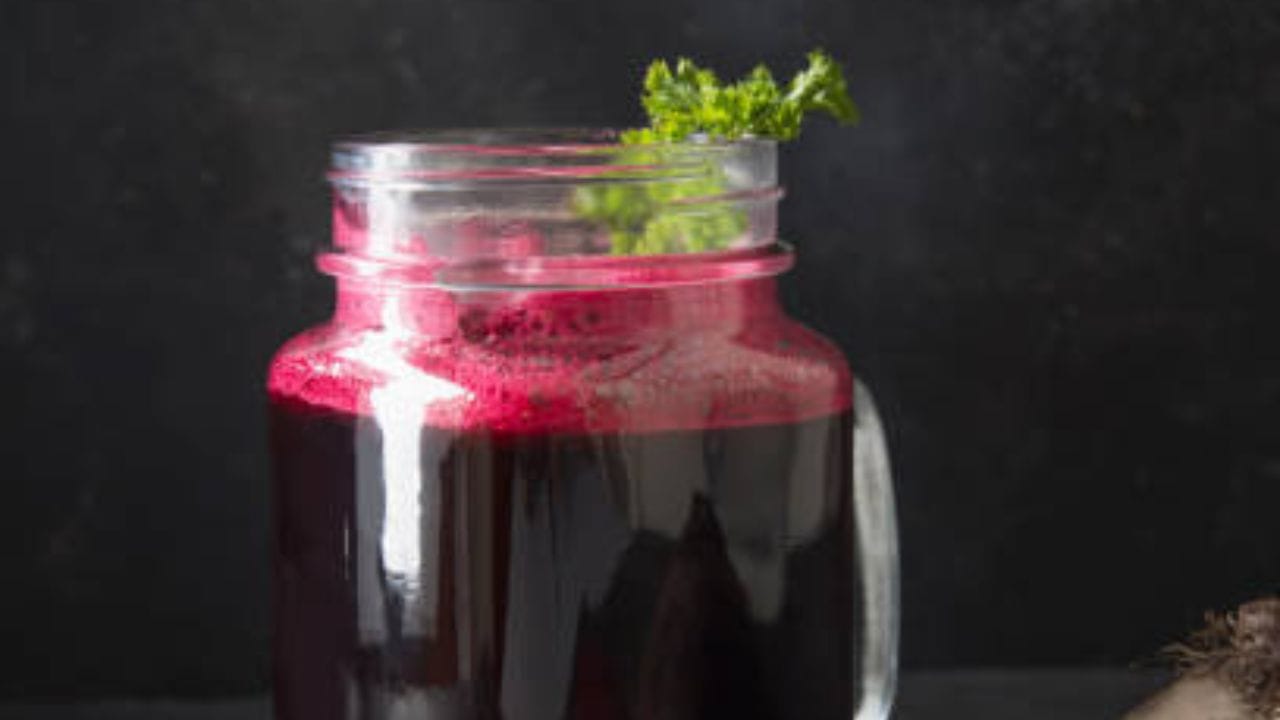 Beetroot for Skin: লাল টুকটুকে বিটের জাদুতেই ঘুরবে বয়সের কাঁটা, ত্বকে ...