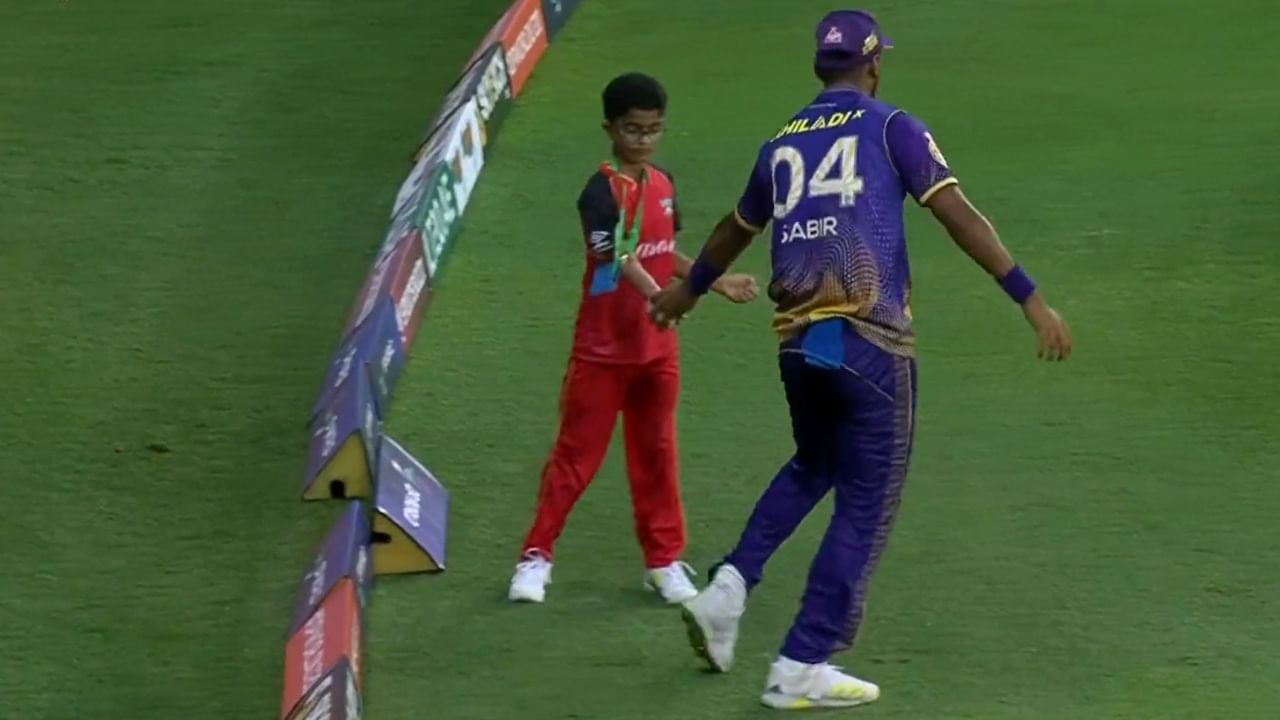 ILT20 2023: বল বয় বাউন্ডারির আগেই বল তুলে দিল, আম্পায়ারের সিদ্ধান্ত ...