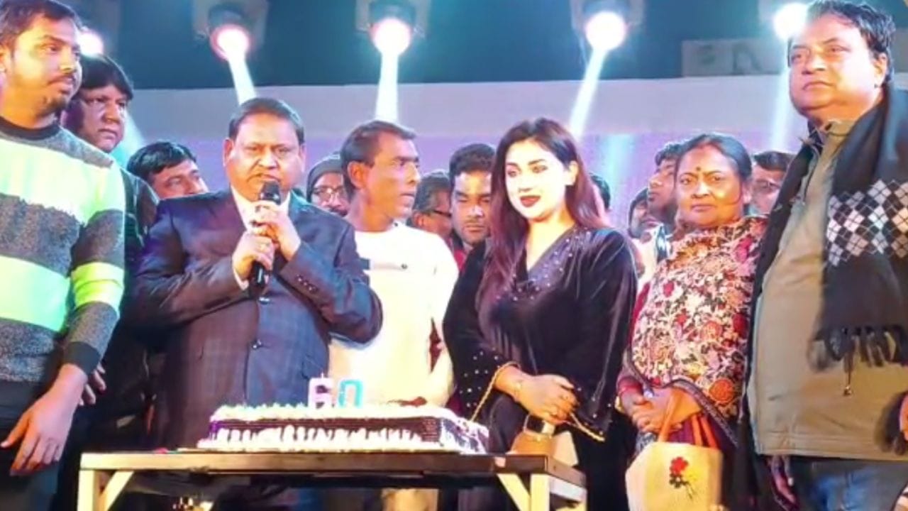 Humayun kabir: অভিনেত্রী-সহ ৫ হাজার জন আমন্ত্রিত, ৪৫ হাজার টাকার কেক ...