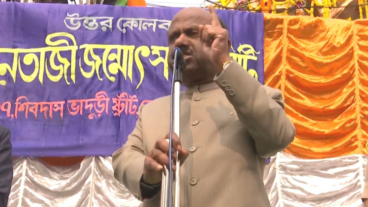 CV Ananda Bose: 'আমি বাংলা শিখব', নেতাজিকে শ্রদ্ধা জানিয়ে বললেন ...