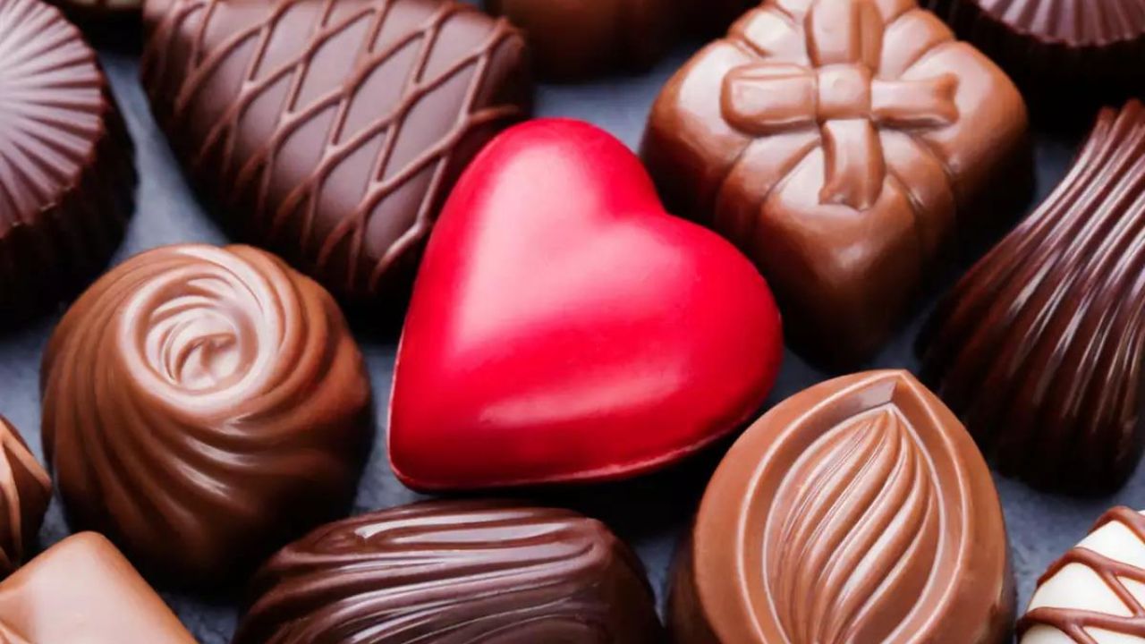Chocolate Day 2023: চকোলেট কিনতে ভুলে গিয়েছেন! মনের মানুষকে মিষ্টিমুখ করাতে এই ২ জিনিস দিন, মন ...