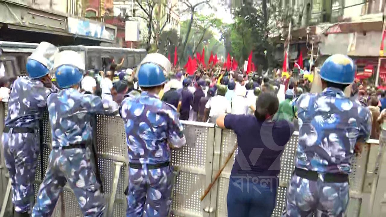 DA Agitation: হকের DA-র দাবিতে বিধানসভা অভিযানে সরকারি কর্মীদের ...