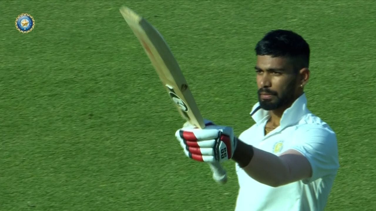 Ranji Trophy: টেল এন্ডারের হাত ধরে মান বাঁচাল সৌরাষ্ট্র - Bengali News ...