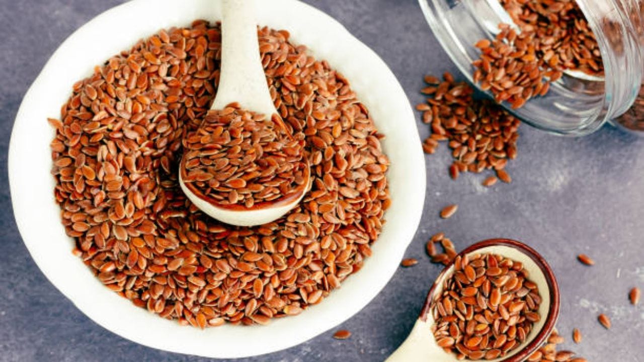 Flax Seeds: বিয়ের বাড়িতে খেয়ে ওজন বেড়ে গিয়েছে? নিয়ম করে চুমুক দিন ...