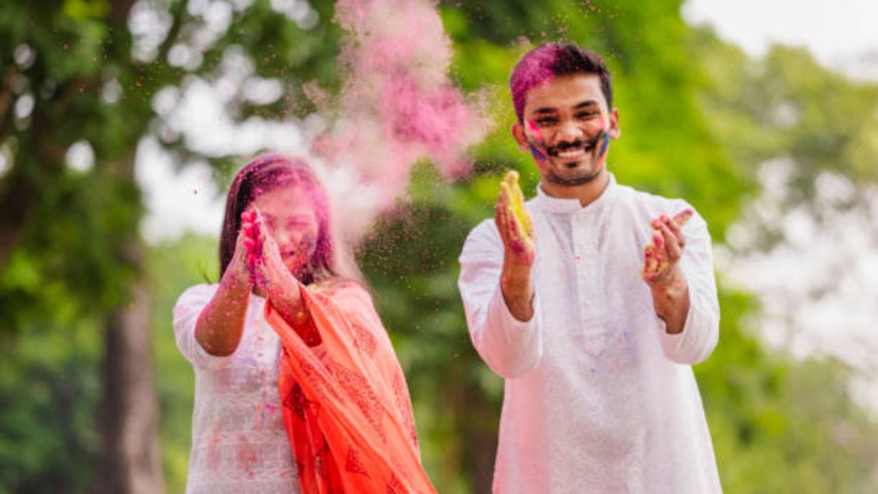 Holi 2023: তেল-সাবান-ছোবড়া দিয়ে ঘষে মেজে রং তোলা এবার অতীত, সামান্য ...