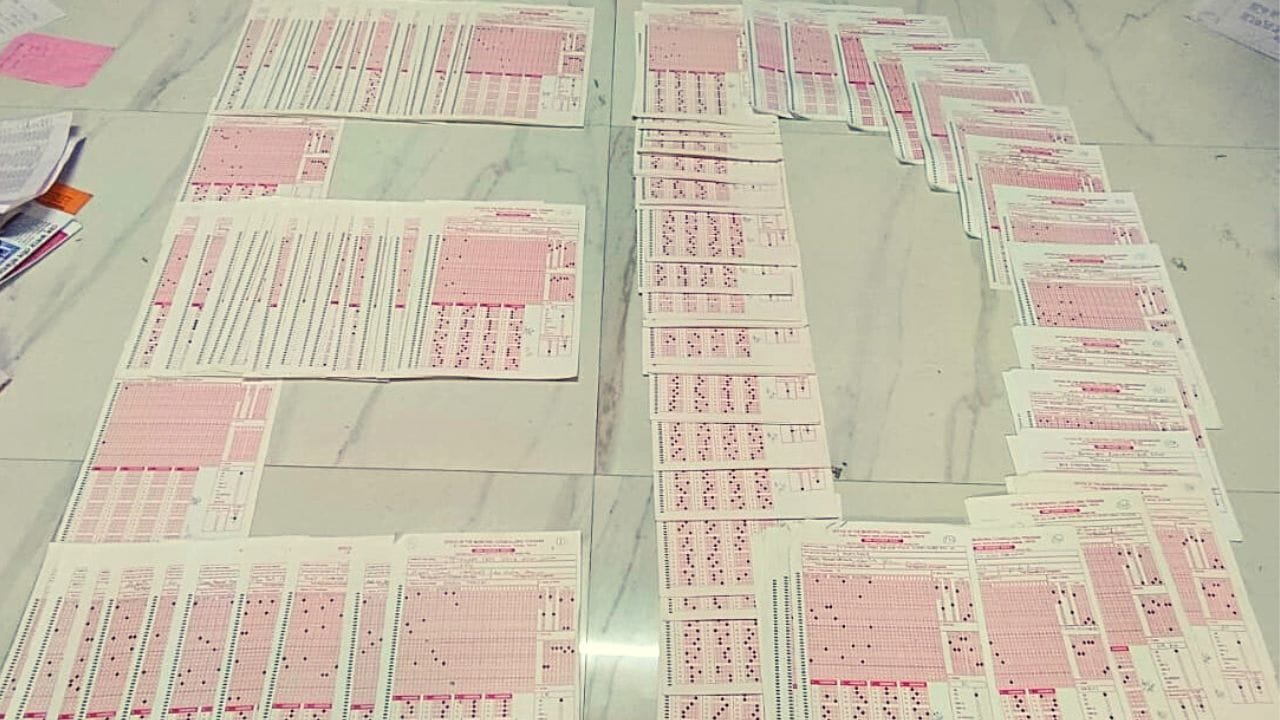 OMR Sheet: টাকার পাহাড় দেখতে দেখতে হাঁফিয়ে উঠছেন? এবার দেখুন OMR শিটের মহিমা - Bengali News ...