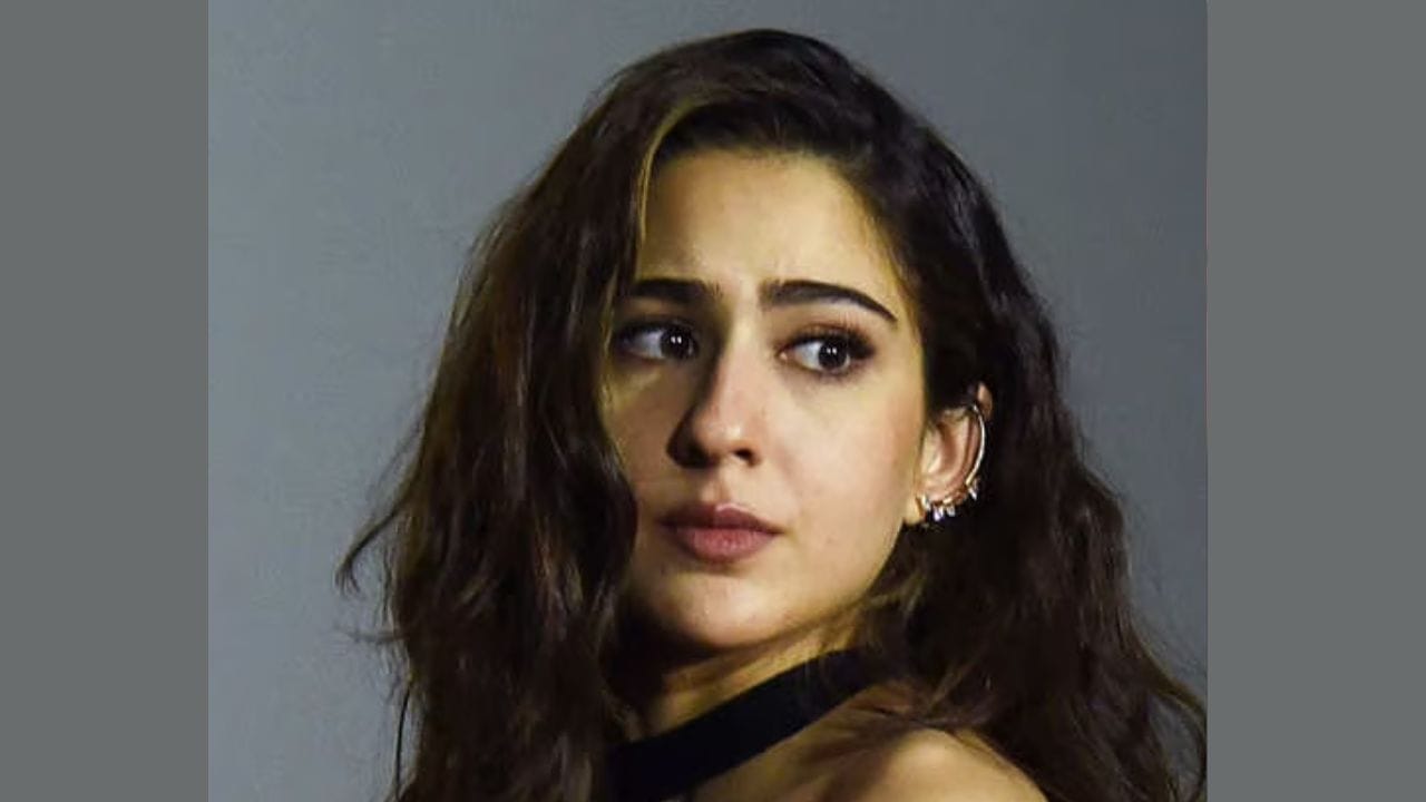 Sara Ali Khan: বিমানবন্দরে সারার সঙ্গে এ কী করলেন প্রৌঢ়! লজ্জায় মাথা ...