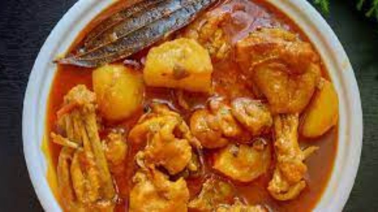 Chicken Curry: রবিবারের স্বর্গসুখ, আলু দিয়ে মাংসের ঝোলের নতুন রেসিপি ...