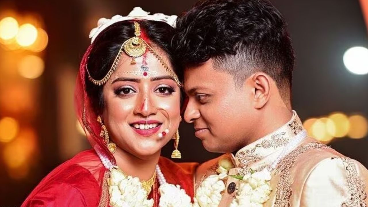 Roosha Chatterjee: বিয়ের পরেই নাকি জোর অশান্তি? বিদেশ থেকে অবশেষে এল ...