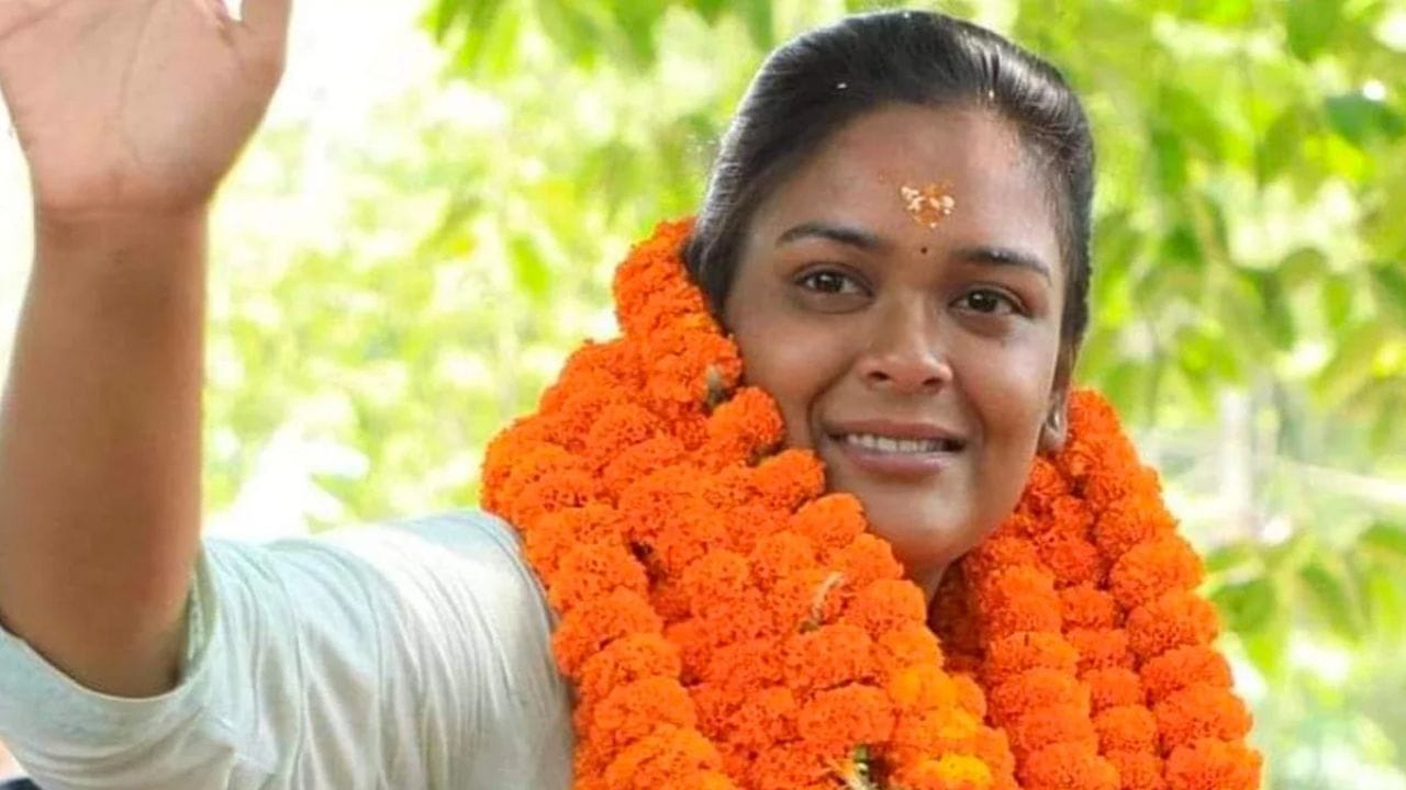 BJD: প্রয়াত বাবার জন্মদিনেই বিধায়ক হিসাবে শপথ নিলেন নিহত মন্ত্রীর ...