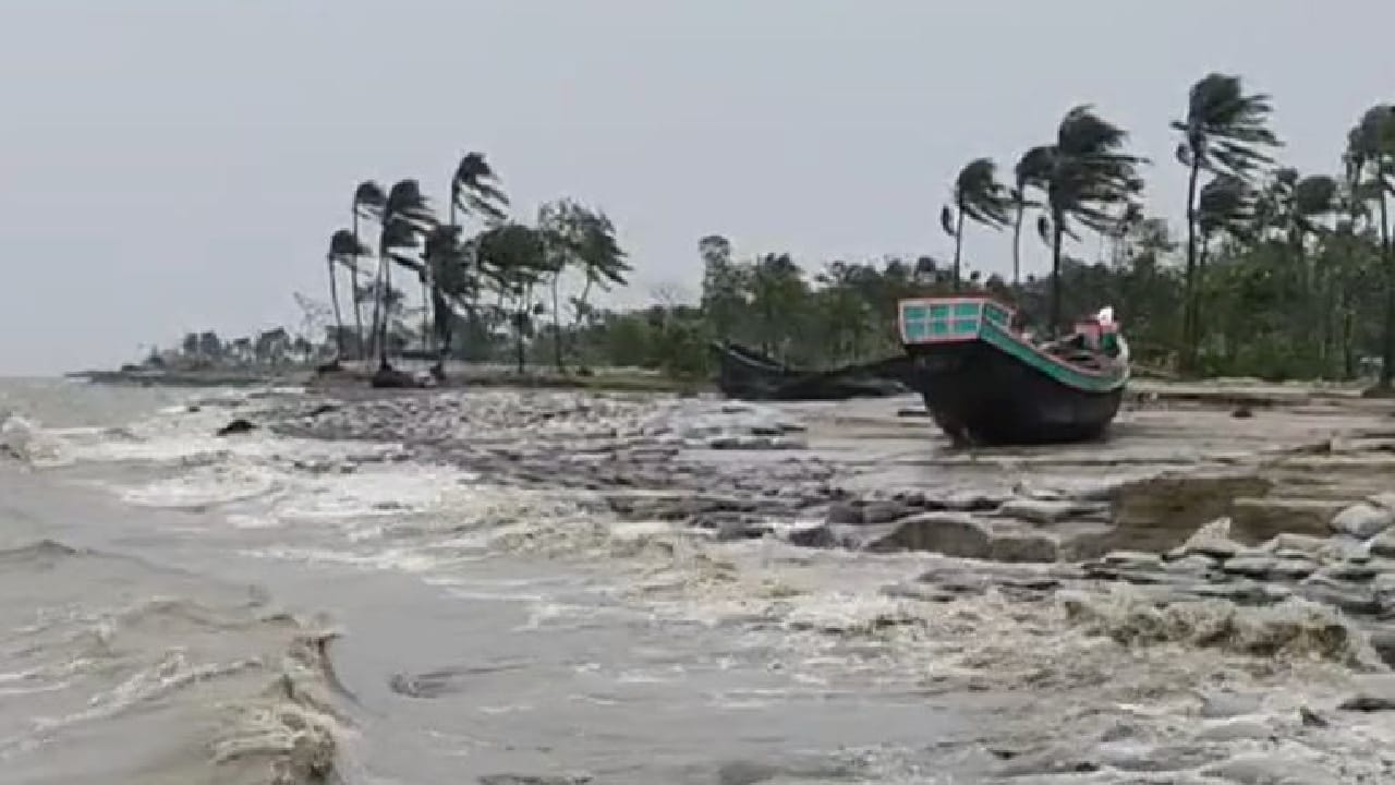 Cyclone Mocha: জলের নিচে সেন্ট মার্টিন দ্বীপ, তাণ্ডব চালিয়ে মোখা এখন ...
