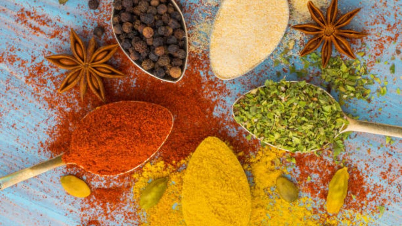 Kitchen Tips: রোজ এক হাতের রান্না মোটেই মুখে রোচে না, মশলায় এই ...