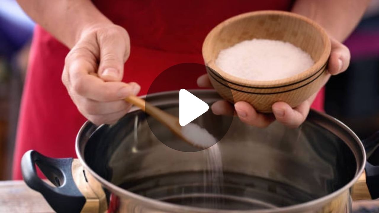 Salt Side Effects : কাঁচা নুন খাওয়ার অভ্যাস আছে? সাবধান! জানেন কী কী ...